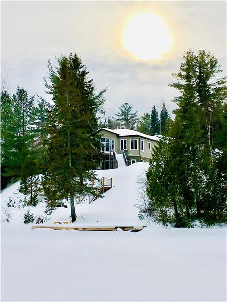 Northern Waterfront Cottage- 5 Star - North Bay Cottage Rental | DI ...