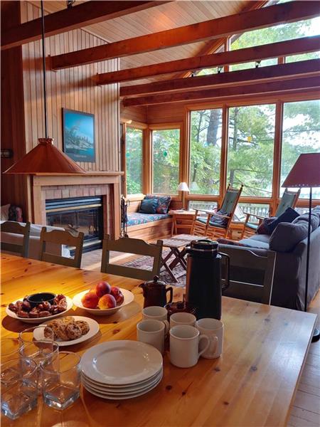 Point Cottage on Lake WahWashKesh - Parry Sound Cottage Rental | PL ...