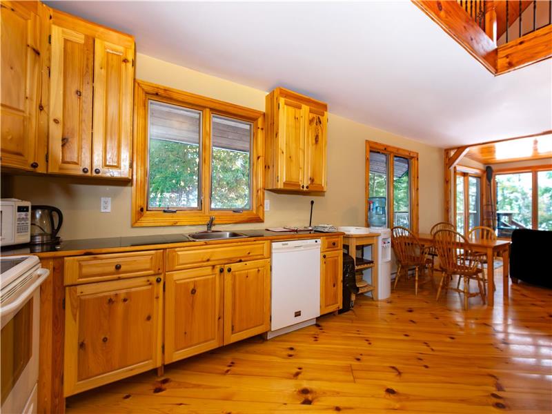 Miller Lodge, Private Getaway 25 - Ottawa Cottage Rental | DI-13153 ...