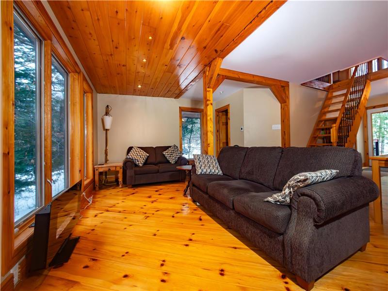 Miller Lodge, Private Getaway 25 - Ottawa Cottage Rental | DI-13153 ...