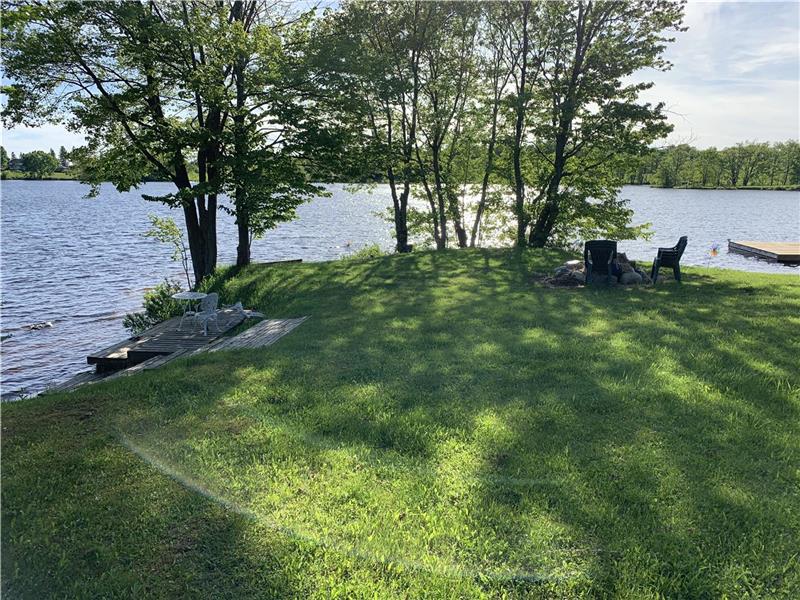 3 bedroom lakefront cottage on Lake - Parry Sound Cottage Rental | PL ...