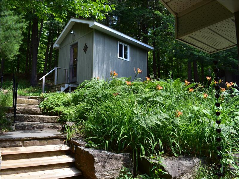 Christie Lake Waterfront Cottage - Perth Cottage Rental | GL-21755 ...