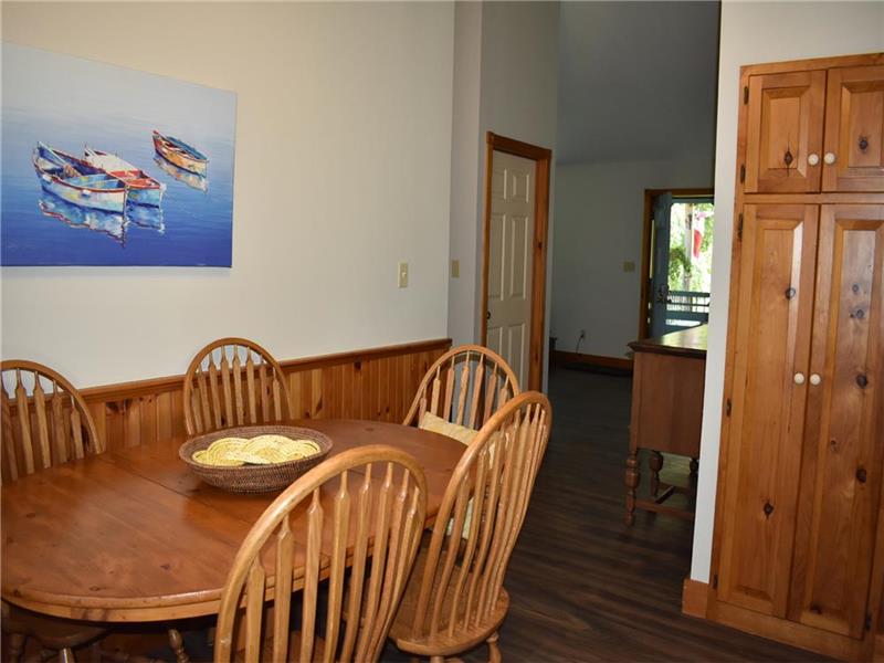The Hummingbird Cottage - on a - Kincardine Cottage Rental | PL-22553 ...