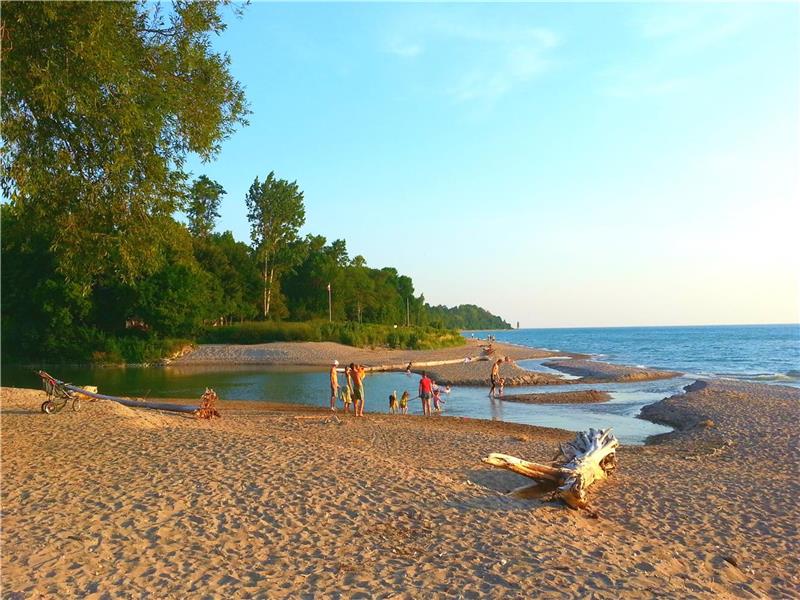 Port Albert Inn and Cottages. Open - Goderich Cottage Rental | GL-24019 ...