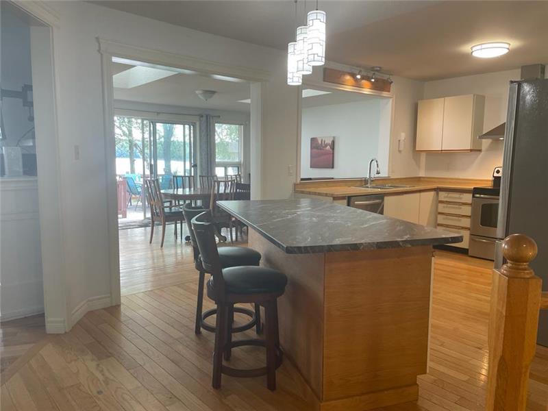 Shoreview Cottage Waterfront - Orillia Cottage Rental | DI-24269 ...