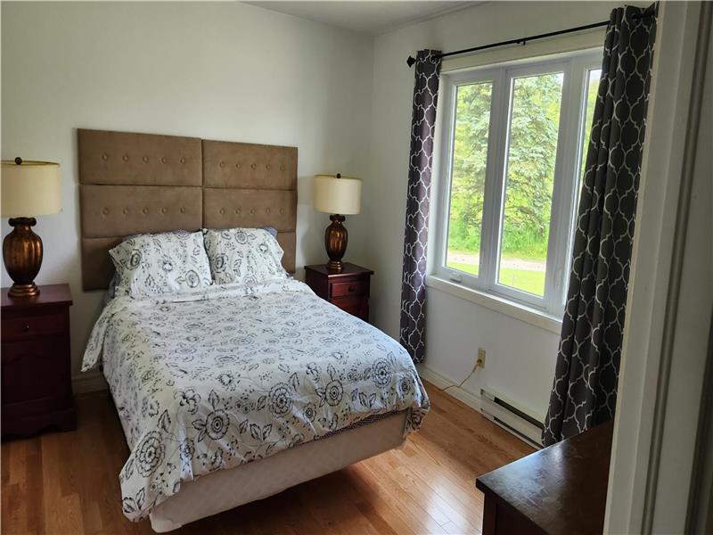 Shoreview Cottage Waterfront - Orillia Cottage Rental | DI-24269 ...