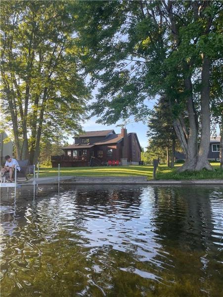 Shoreview Cottage Waterfront - Orillia Cottage Rental | DI-24269 ...