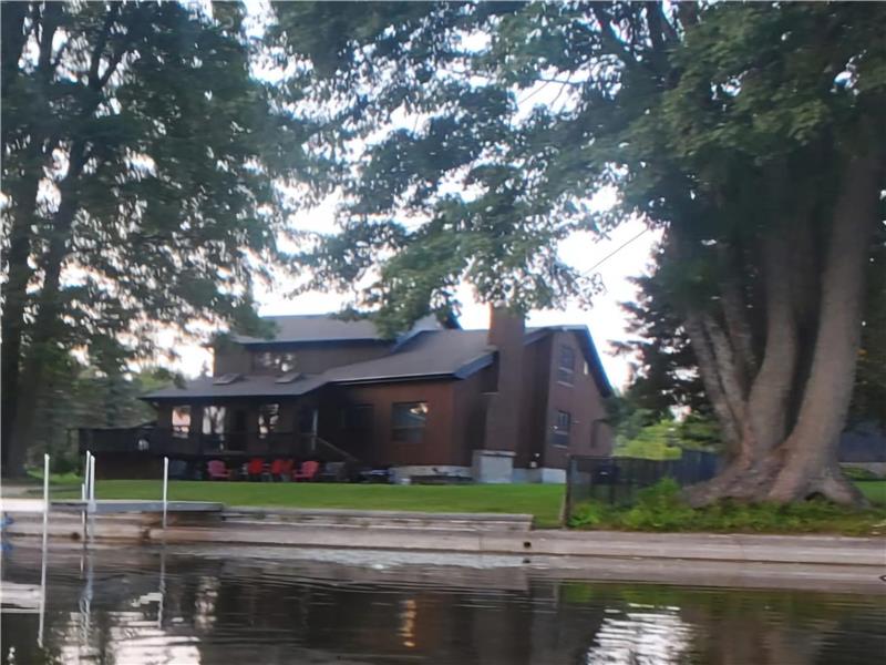 Shoreview Cottage Waterfront - Orillia Cottage Rental | DI-24269 ...