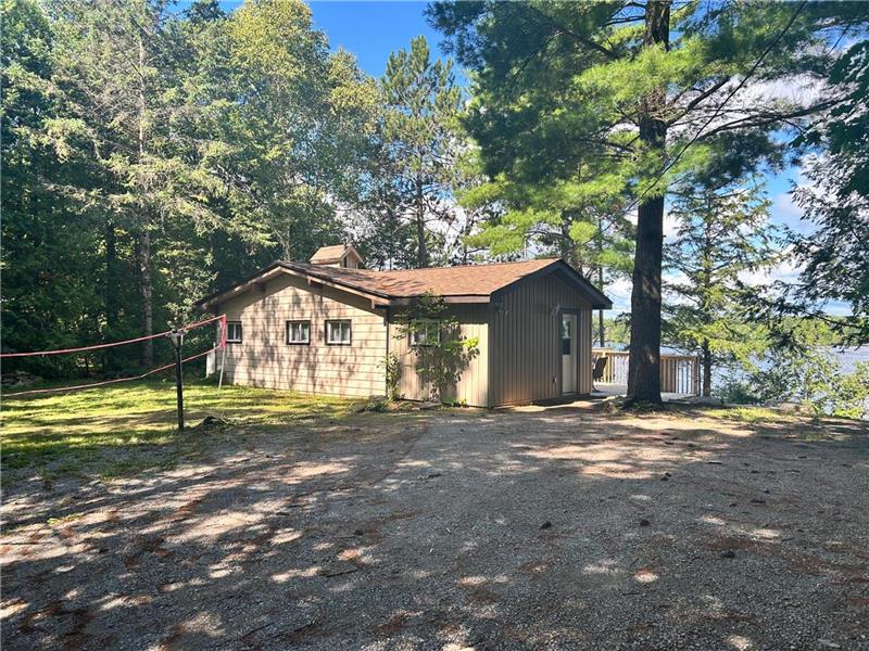 Beautiful Crystal Lake Waterfront - Kinmount Cottage Rental | PL-24337 ...