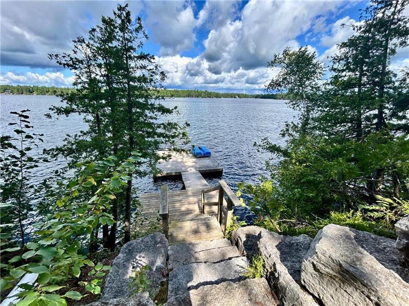 Beautiful Crystal Lake Waterfront - Kinmount Cottage Rental | PL-24337 ...