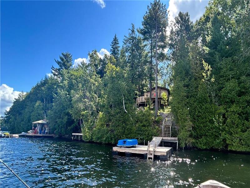 Beautiful Crystal Lake Waterfront - Kinmount Cottage Rental | PL-24337 ...