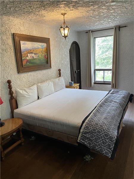 Rustic Spanish Chalet inthe Heart - The Blue Mountains Cottage Rental ...