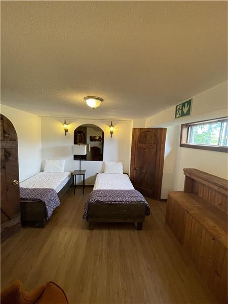 Rustic Spanish Chalet inthe Heart - The Blue Mountains Cottage Rental ...