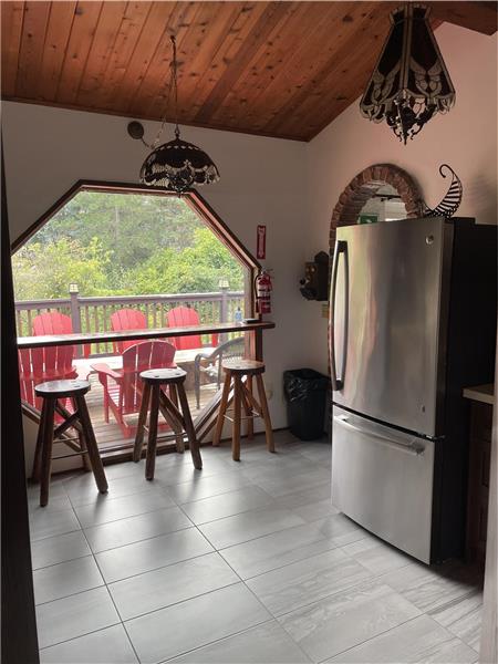 Rustic Spanish Chalet inthe Heart - The Blue Mountains Cottage Rental ...