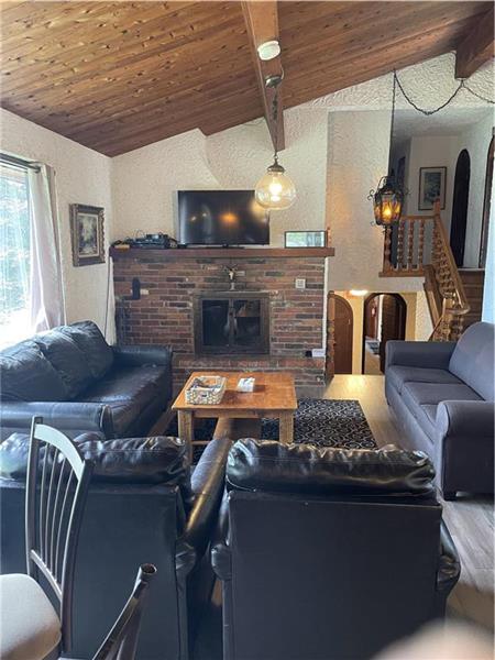 Rustic Spanish Chalet inthe Heart - The Blue Mountains Cottage Rental ...