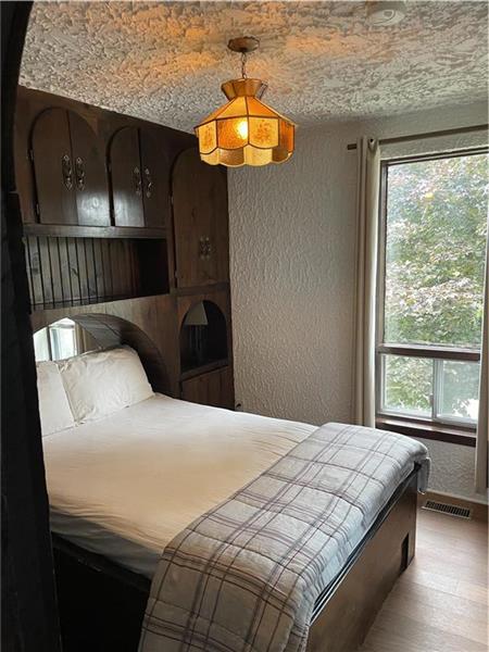 Rustic Spanish Chalet inthe Heart - The Blue Mountains Cottage Rental ...