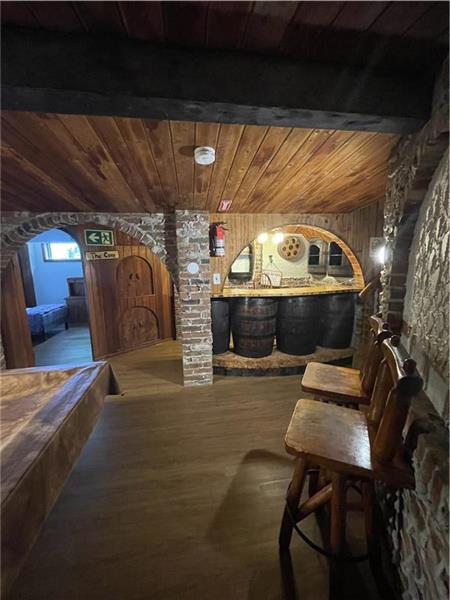 Rustic Spanish Chalet inthe Heart - The Blue Mountains Cottage Rental ...