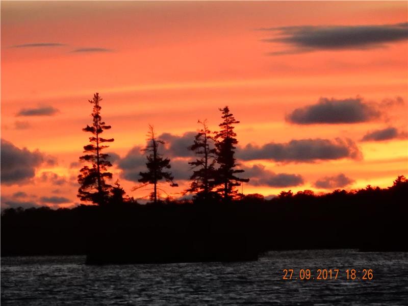 Beachside Cabin at Lorimer Lake - Parry Sound Cottage Rental | GL-25541 ...