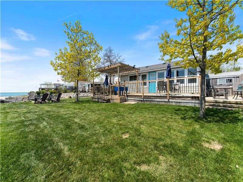 "Escape to Your Dream Lakefront - Dunnville Cottage Rental | DI-27170 ...