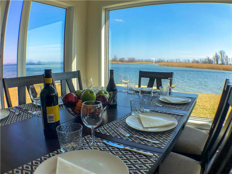 Water's Edge: Your Staycation - Carrying Place Cottage Rental | GL ...