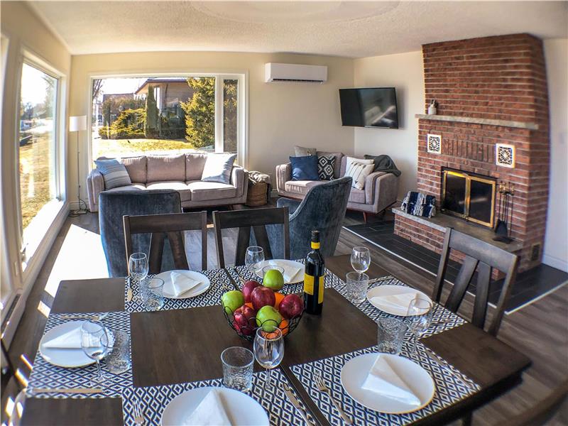 Water's Edge: Your Staycation - Carrying Place Cottage Rental | GL ...