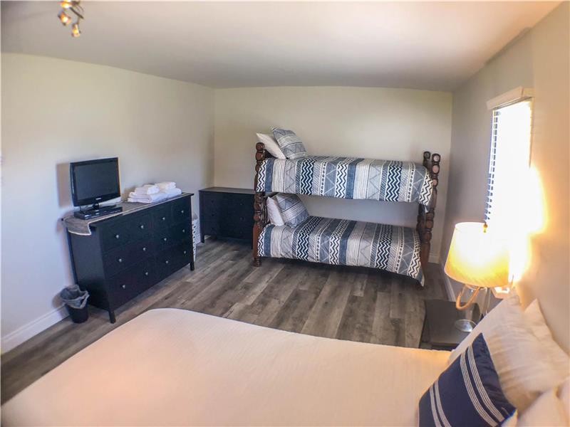 Water's Edge: Your Staycation - Carrying Place Cottage Rental | GL ...