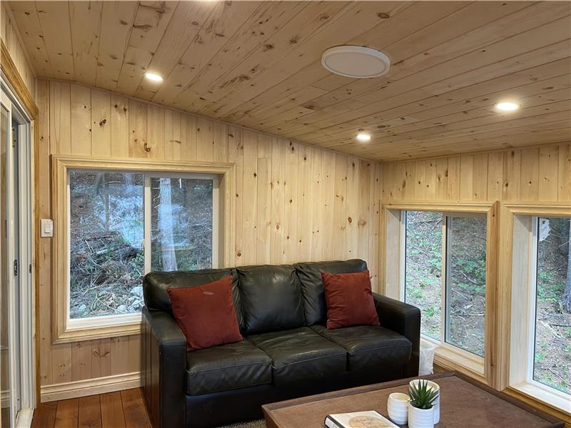 Calabogie Pearl - The Lakeside - Calabogie Cottage Rental | DI-30909 ...