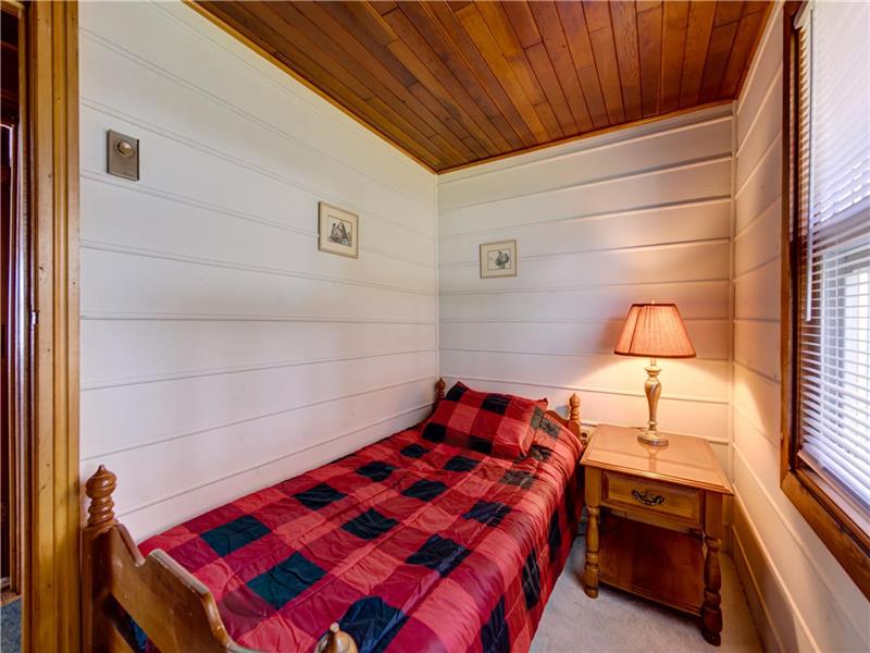 Spectacular waterfront rental on - Cameron Cottage Rental | DI-30955 ...
