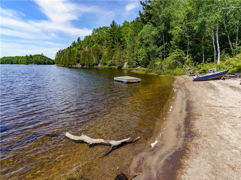 Sandcastle Cottage... a playground - Mckellar Cottage Rental | DI-31349 ...