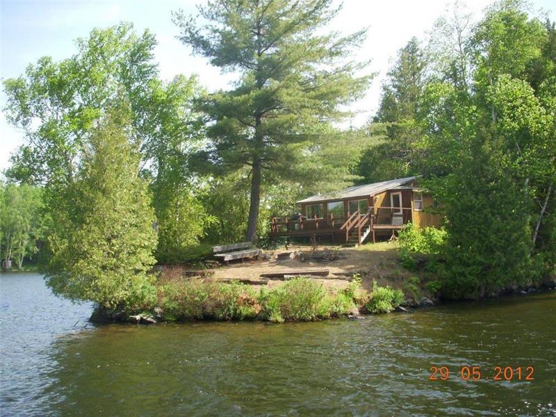 Northern Getaway with absolute - Parry Sound Cottage Rental | PL-31548 ...