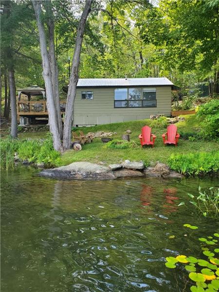 Relax and Unwind, Cozy Lakefront - Sydenham Cottage Rental | PL-32905 ...