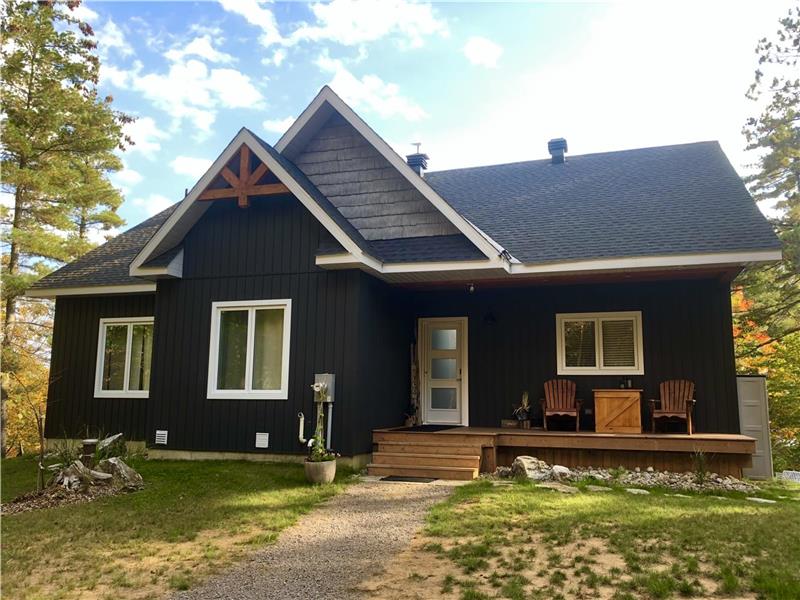 Lakefront Privacy @ Driftwood - Calabogie Cottage Rental | DI-32920 ...