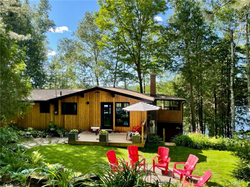 The Gull Lake Tree House - Minden Hills Cottage Rental | GL-33280 ...