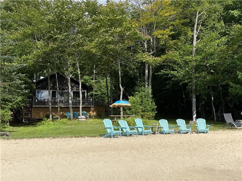 Kennisis Lake Escapes-Beach House - Haliburton Cottage Rental | DI ...