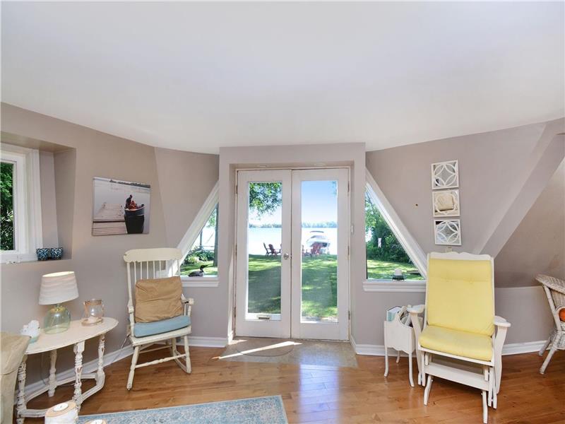 Rideau St Cottage - Perth Cottage Rental | GL-33889 | CottagesInCanada