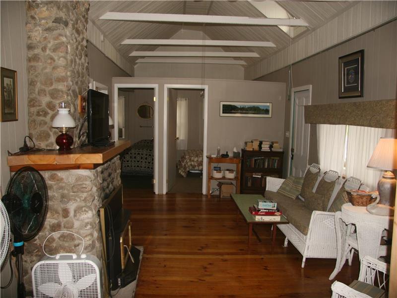 Dalhousie Lake Beach Cottage - Perth Cottage Rental | PL-34477 ...