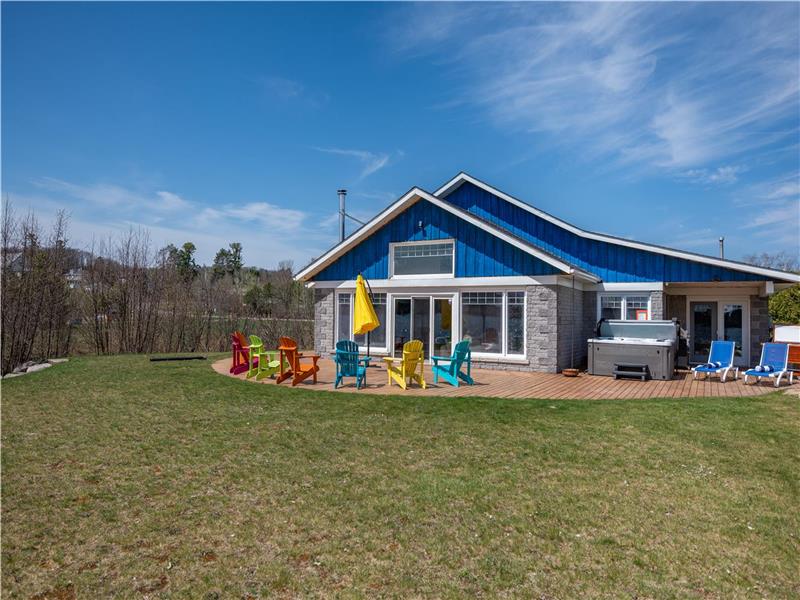 Barry's Bay's Bellevue - Acre - Barrys Bay Cottage Rental | DI-34578 ...