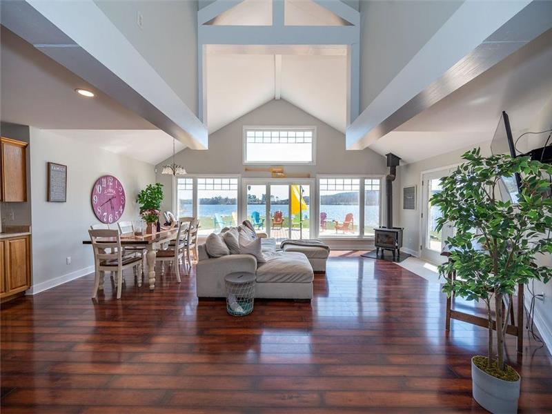 Barry's Bay's Bellevue - Acre - Barrys Bay Cottage Rental | DI-34578 ...