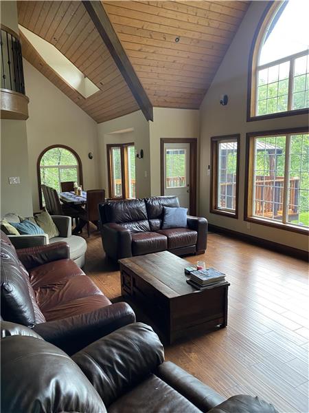 "BAY VIEW COTTAGE" on WADSWORTH - Barrys Bay Cottage Rental | DI-35235 ...