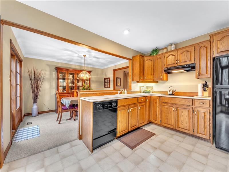 Triple Pines Cottage:Southcott - Grand Bend Cottage Rental | DI-35401 ...