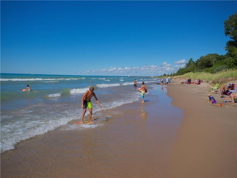 Triple Pines Cottage:Southcott - Grand Bend Cottage Rental | DI-35401 ...