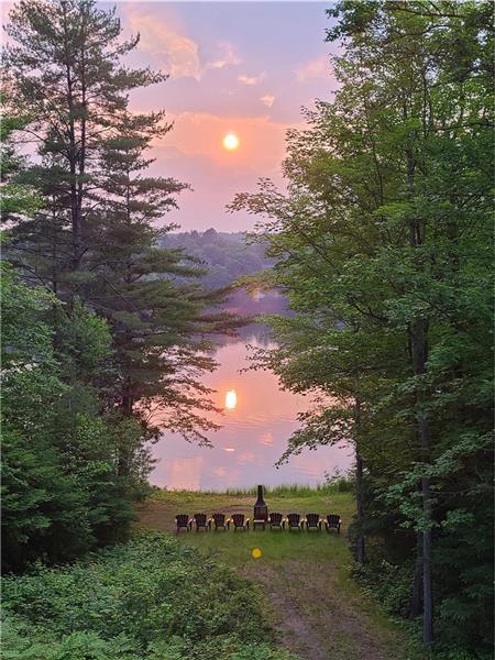 Pine Lodge on Danford Lake, sandy - Kazabazua / Danford Lake Cottage ...