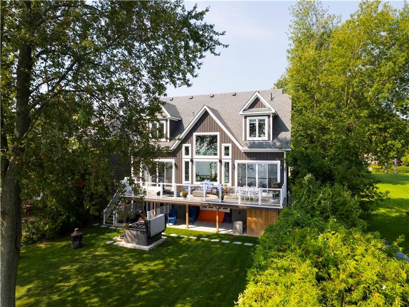 Entire Luxurious Lakehouse Great - Innisfil Cottage Rental | DI-36168 ...