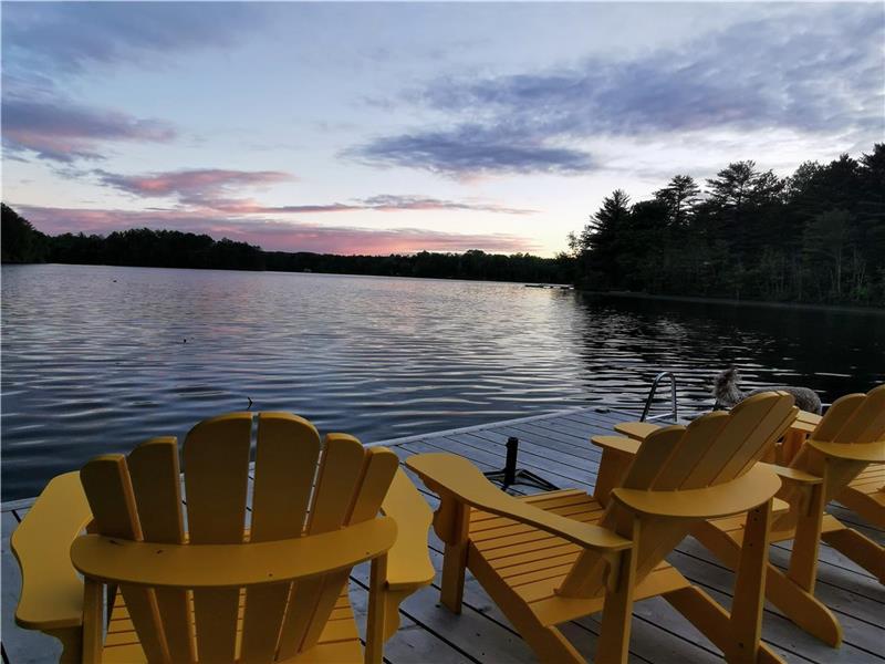 Luxurious Lake Front Cottage - - Kazabazua / Danford Lake Cottage ...