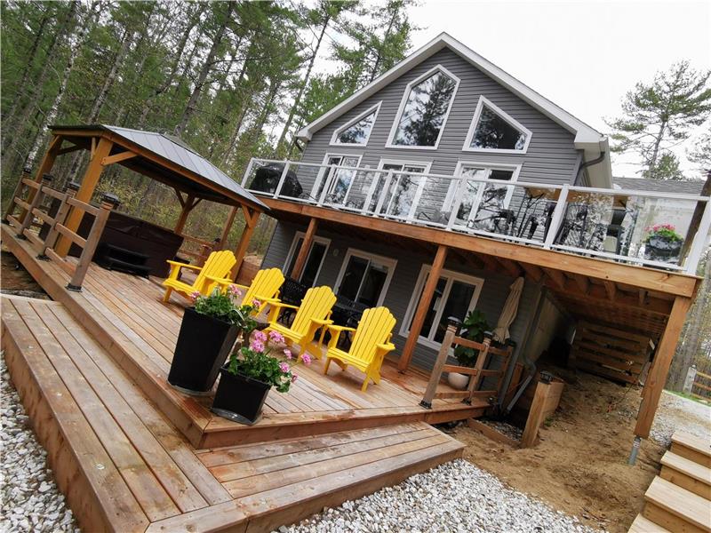 Luxurious Lake Front Cottage - - Kazabazua / Danford Lake Cottage ...