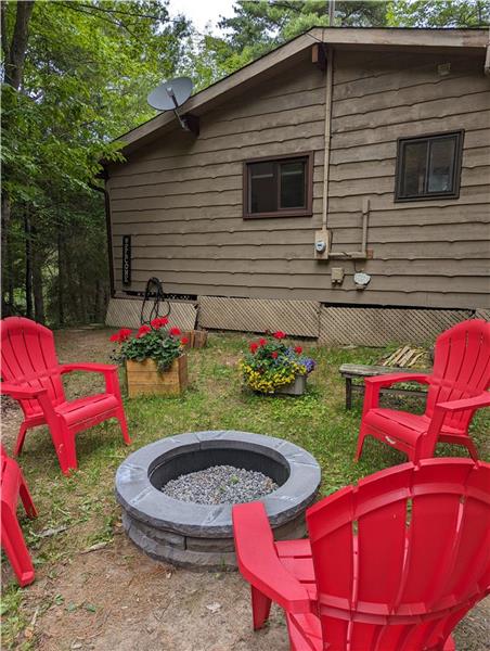 Lakefront Cottage in Tay Valley - Perth Cottage Rental | DI-36632 ...