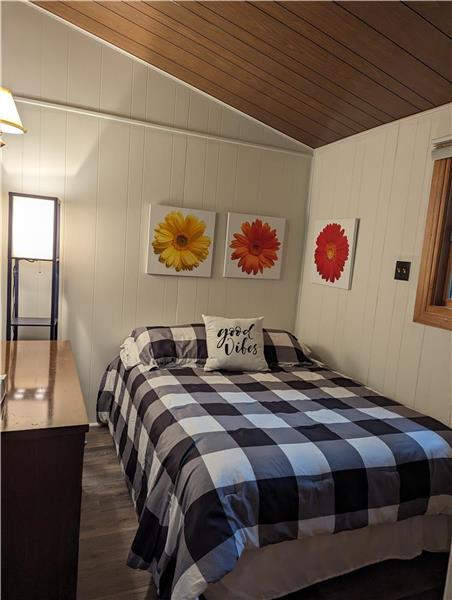 Lakefront Cottage in Tay Valley - Perth Cottage Rental | DI-36632 ...