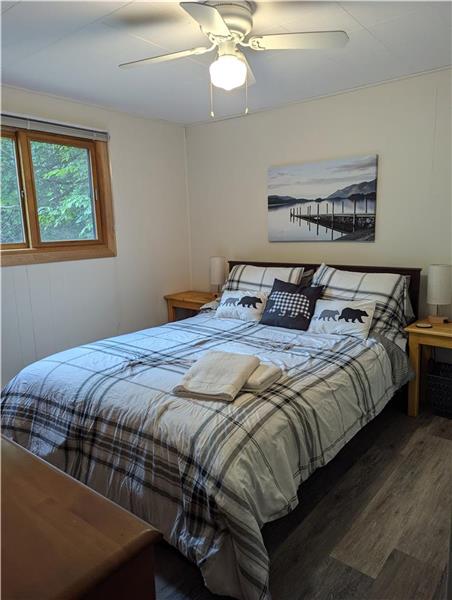 Lakefront Cottage in Tay Valley - Perth Cottage Rental | DI-36632 ...