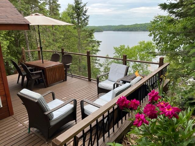 Beautiful waterfront cottage on Lac - Wakefield Cottage Rental | GL ...