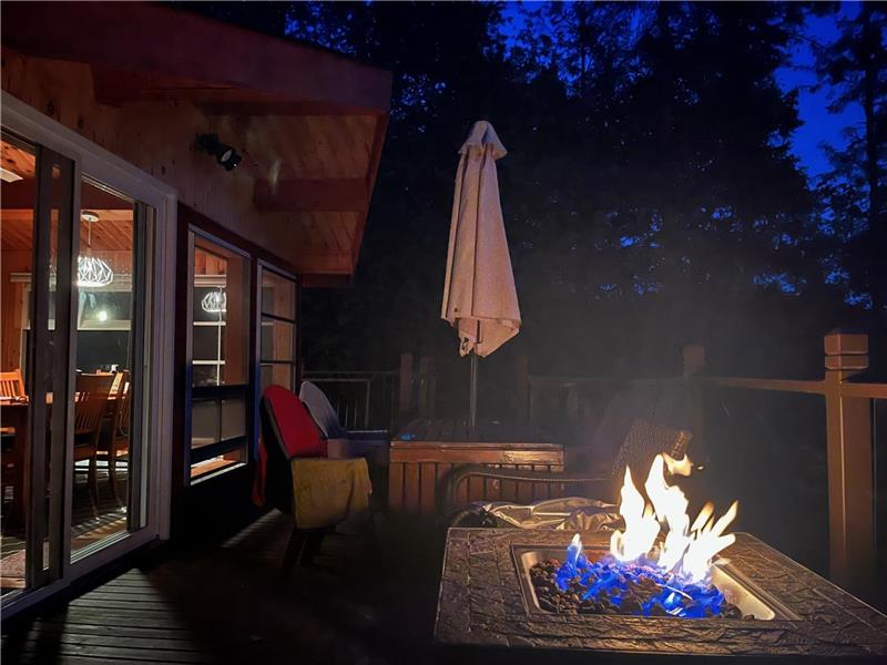 Beautiful waterfront cottage on Lac - Wakefield Cottage Rental | GL ...